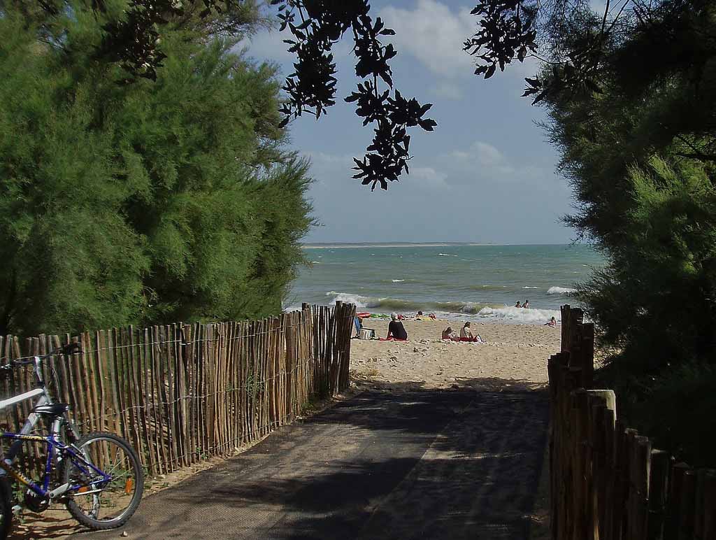 Entrée plage Longeville-sur-Mer ©Destination Vendée Grand Littoral ...